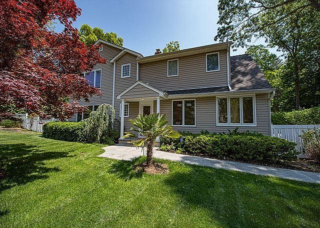 136 Herod Point Rd, Wading River, NY 11792 | Zillow