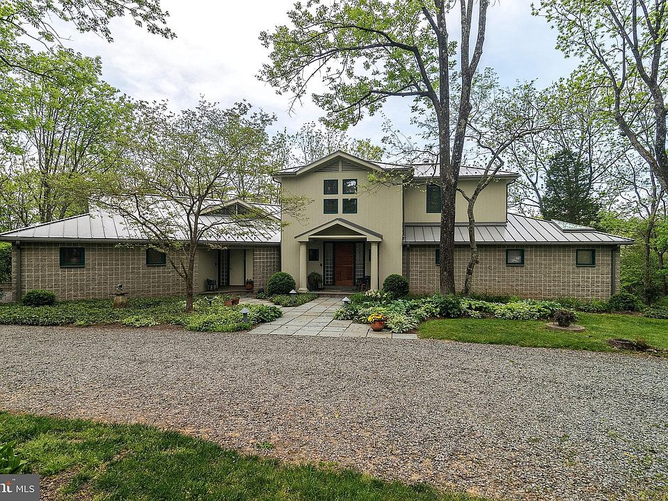 20 Woodhill Rd, Newtown, PA 18940 | Zillow