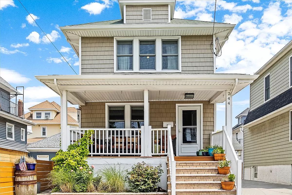 244 Beach 121 St, Rockaway Park, NY 11694 | Zillow