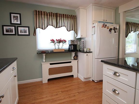 9 Warren Rd, Saugus, MA 01906 | Zillow