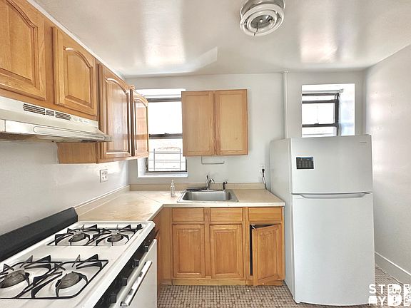 4724 5th Ave UNIT 2C, Brooklyn, NY 11220 | Zillow