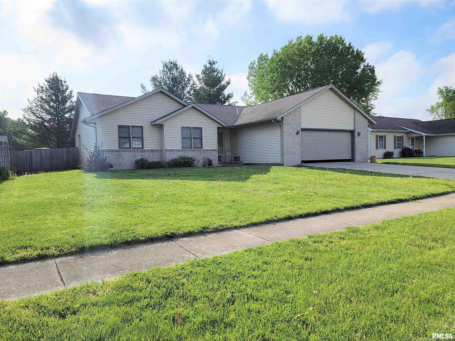 204 N Pittsburg Lndg, Springfield, IL 62711 | Zillow
