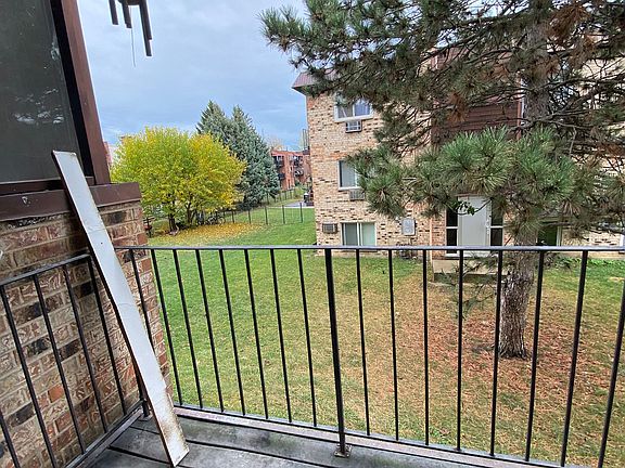 1729 W Chariot Ct APT 2A, Mount Prospect, IL 60056 | Zillow