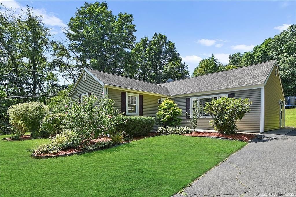 1122 Mill St, East Berlin, CT 06023 | Zillow