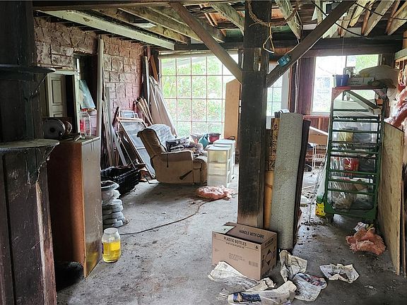 3970 Parklane Dr, Conneaut, OH 44030 | MLS #5116929 | Zillow