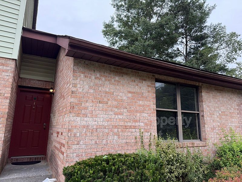 82 Beagle Club Rd Apt 1 Jumping Branch Wv 25969 Zillow