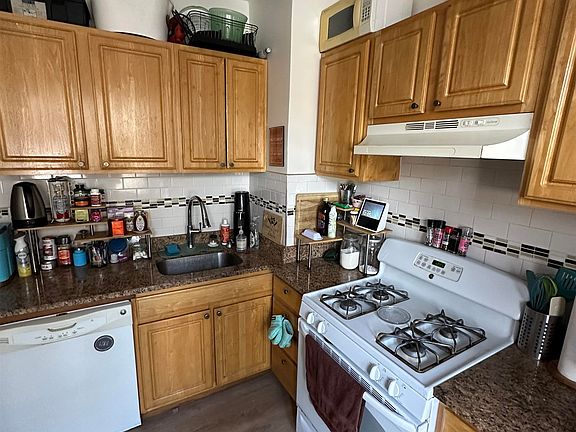 677 Boulevard E, Weehawken, NJ 07086 | MLS #250000792 | Zillow