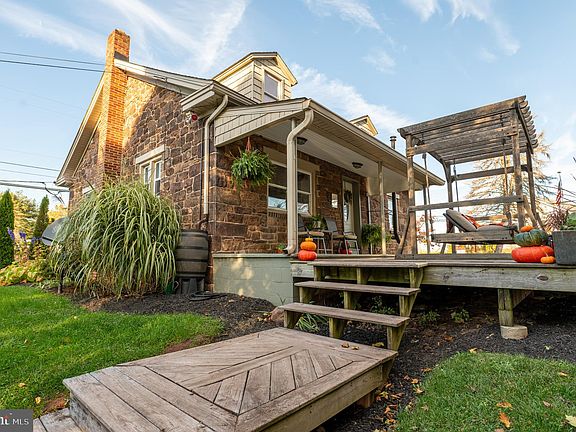 10 Yocumtown Rd, Etters, PA 17319 | MLS #PAYK2051270 | Zillow