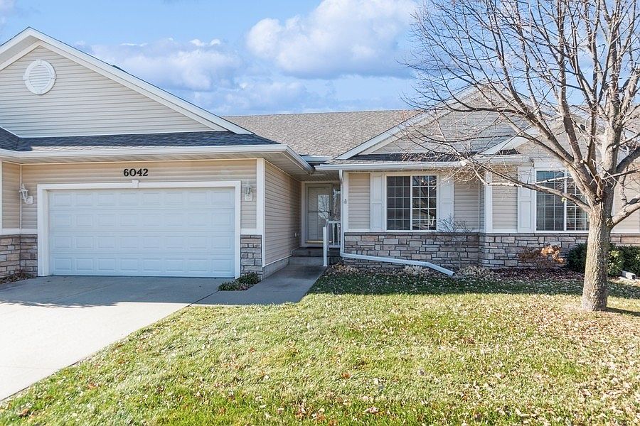 6042 Pinewood Ct, Johnston, IA 50131 | Zillow