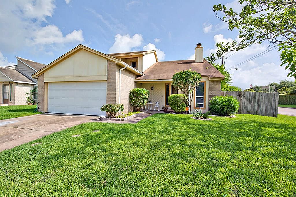 8102 Sandy Glen Ln, Houston, TX 77071 | Zillow