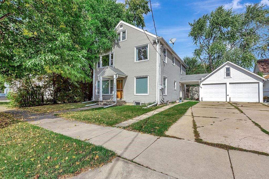 106 W Parkway Blvd, Appleton, WI 54911 | MLS #50282184 | Zillow
