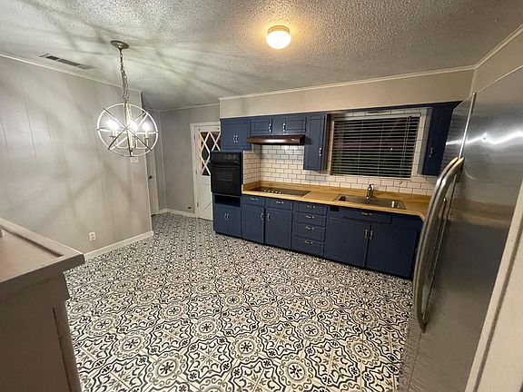 812 Jackson St, Rockwall, TX 75087 | Zillow