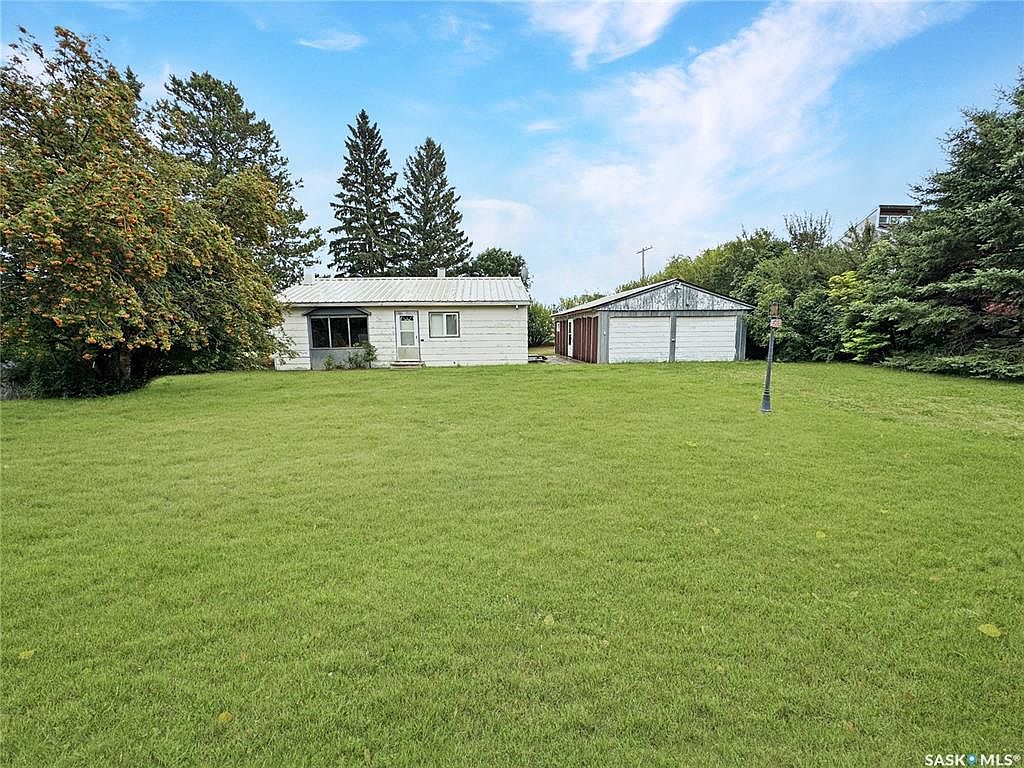 211 Municipal ROAD, Paynton, SK S0M 2J0 | MLS #SK014727 | Zillow