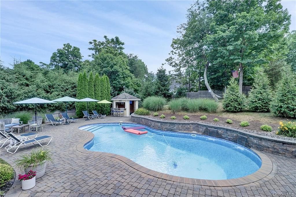 2 Roberts Rd, New City, NY 10956 | Zillow