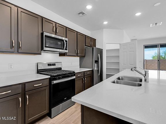 10004 S Arnold Ranch Ct, Vail, AZ 85641 | Zillow