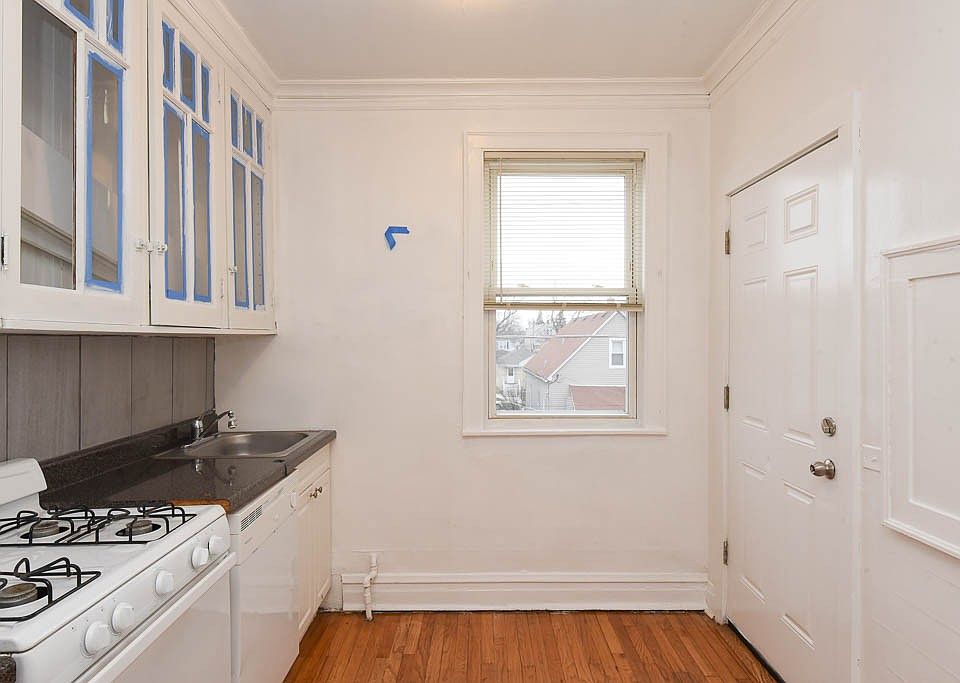 Addison - 5427-29 W Addison St Chicago IL | Zillow