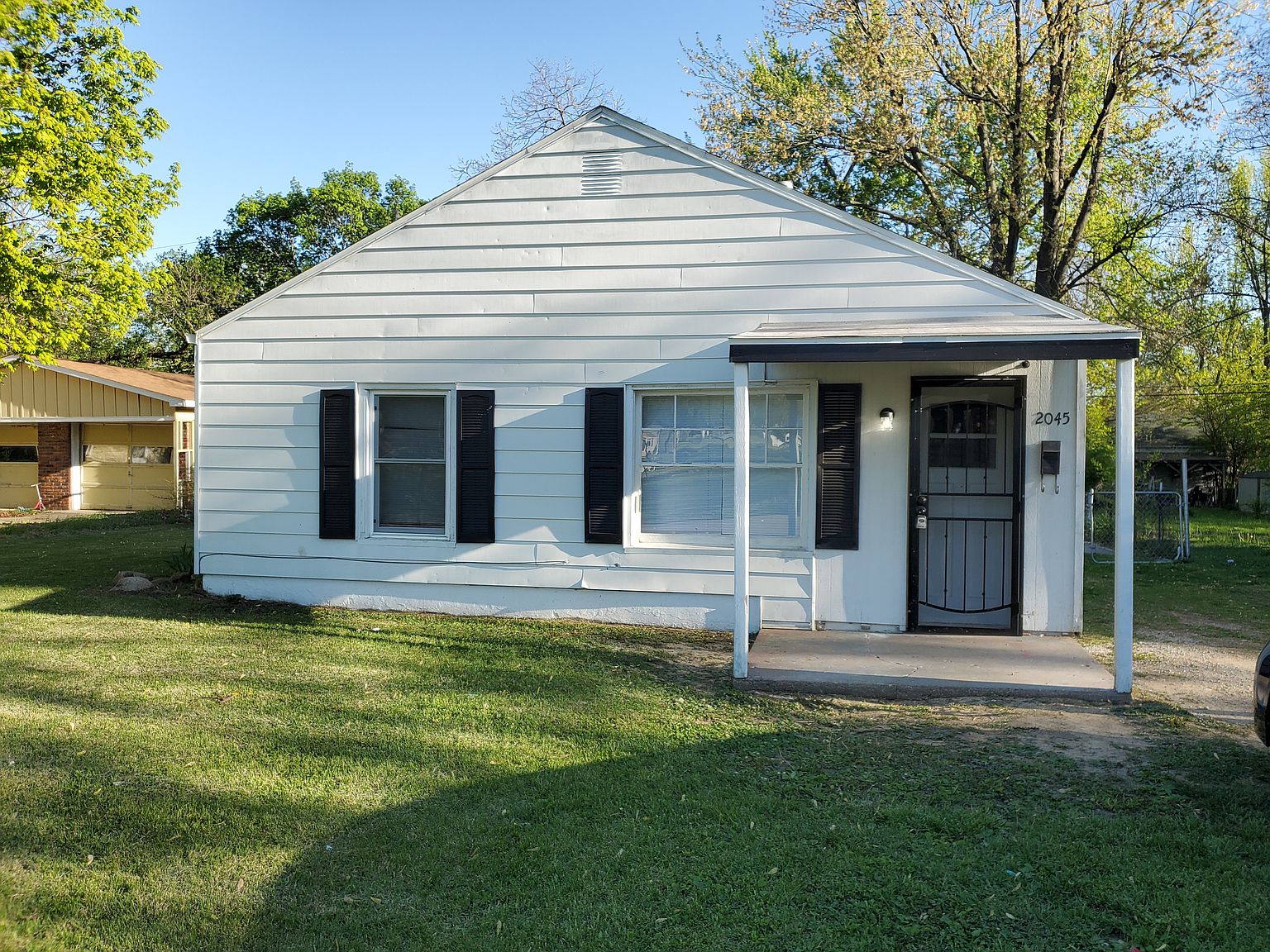 2045 E Lawrence St, Decatur, IL 62521 | Zillow