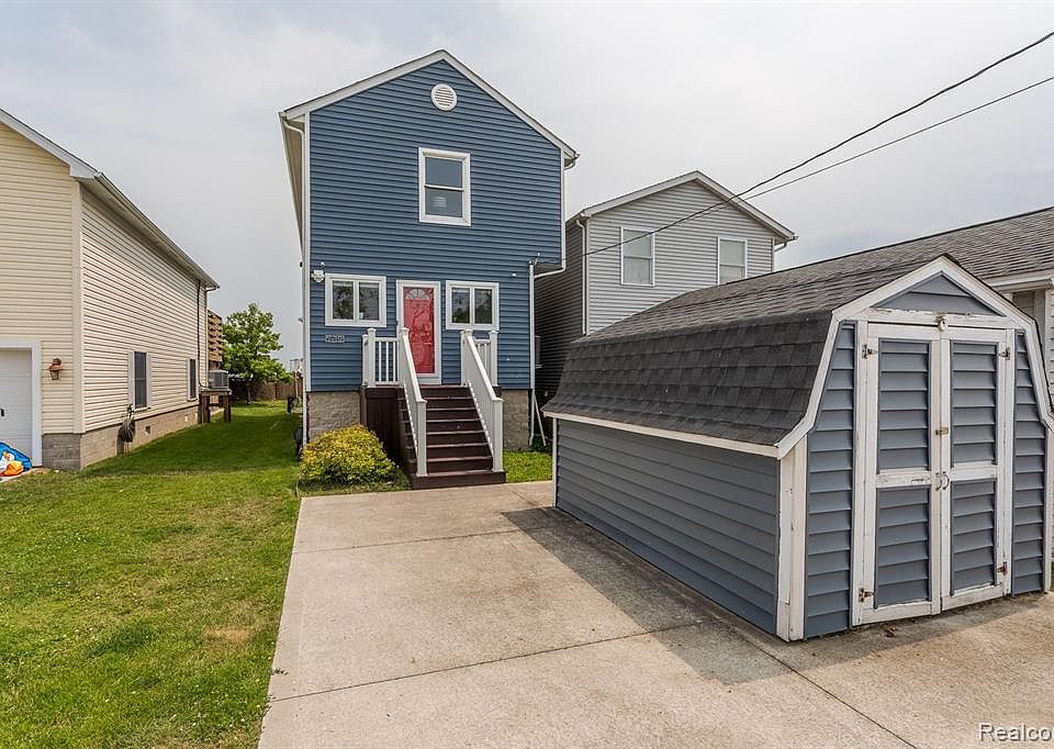 6988 Lakeshore Dr, Newport, MI 48166 | Zillow