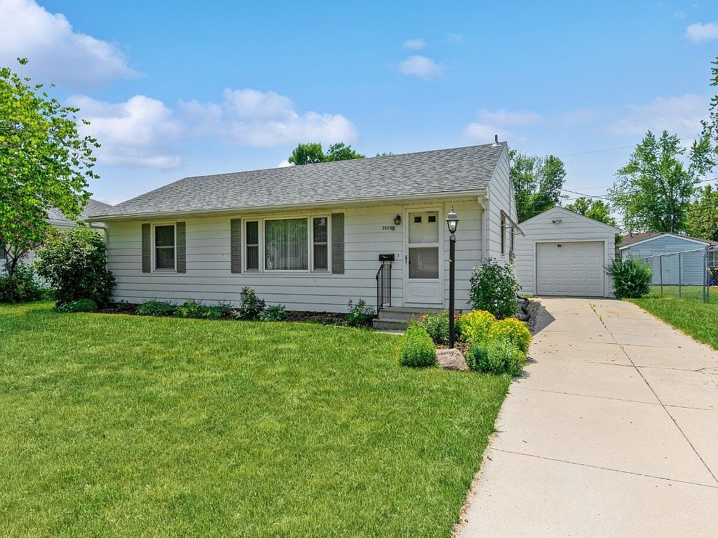 3005 14th Ave, Marion, IA 52302 | Zillow