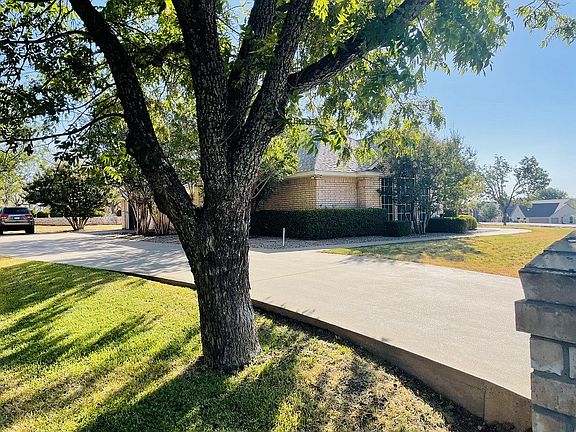 10117 Ravenswood Rd, Granbury, TX 76049 | MLS #20427395 | Zillow