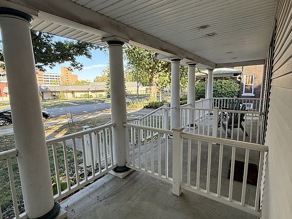 709 W Main St #2, Urbana, IL 61801 | Zillow