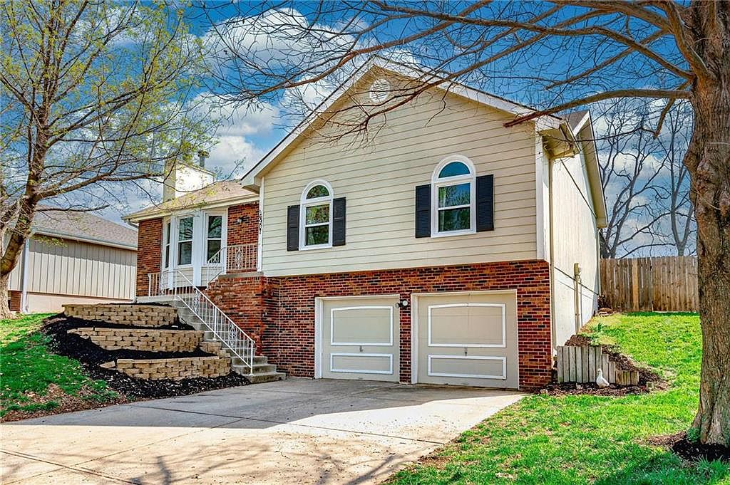 6907 T Gabbert Dr, Pleasant Valley, MO 64068 | Zillow