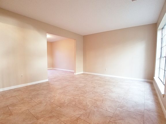 5710 Wynberry Dr, Houston, TX 77041 | Zillow