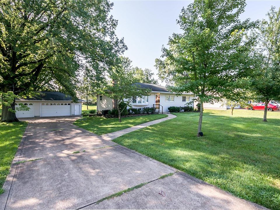 10822 Lavinia Dr, Saint Louis, MO 63123 | Zillow