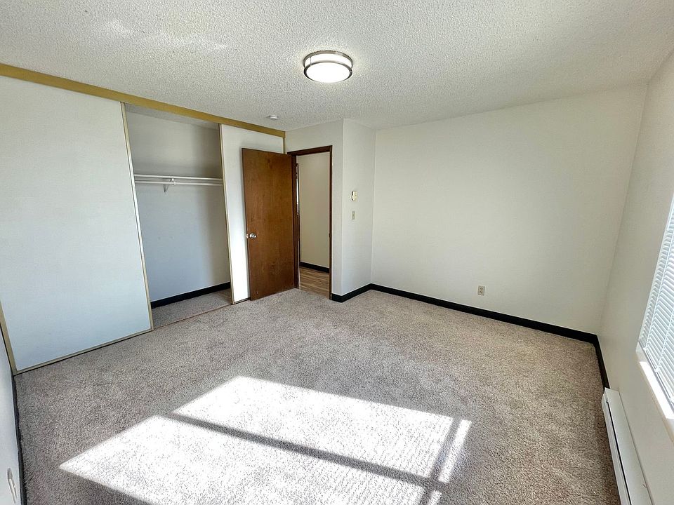 Jukela Apartments - 18524 Linden Ave N Shoreline WA | Zillow