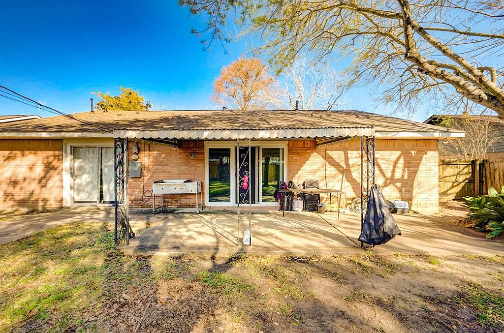 11918 Ashcroft Dr, Houston, TX 77035 | Zillow