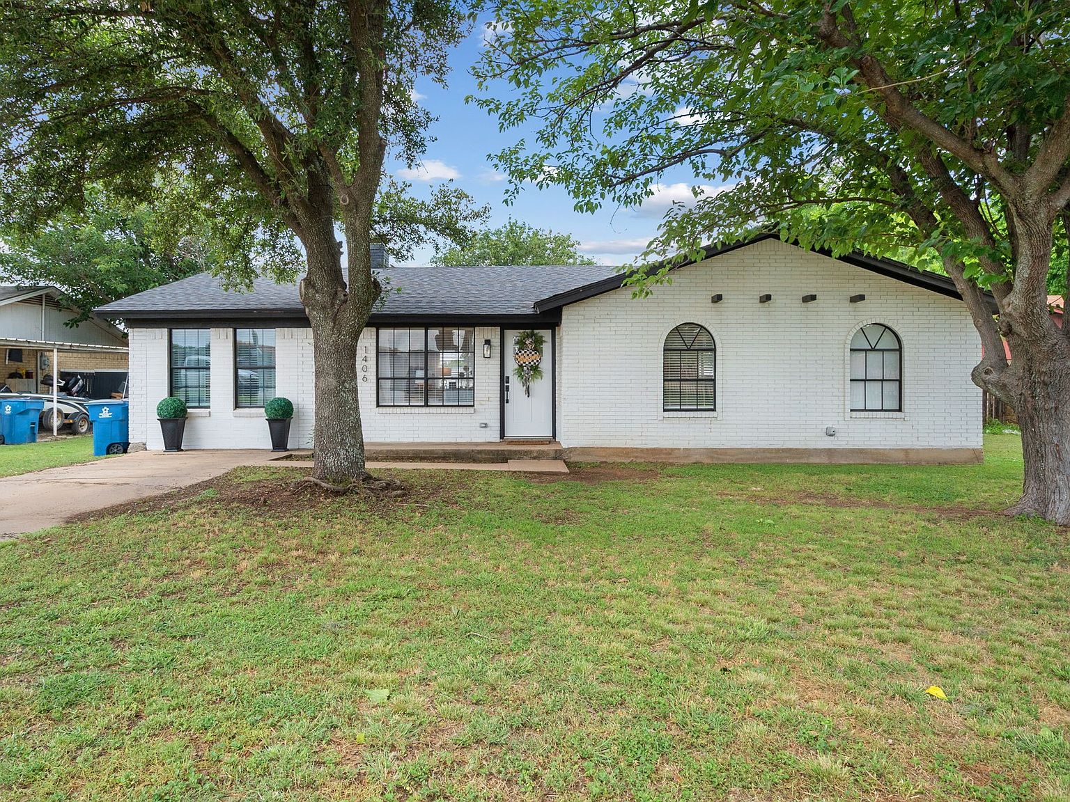1406 Royal Ln, Cisco, TX 76437 | MLS #20632284 | Zillow