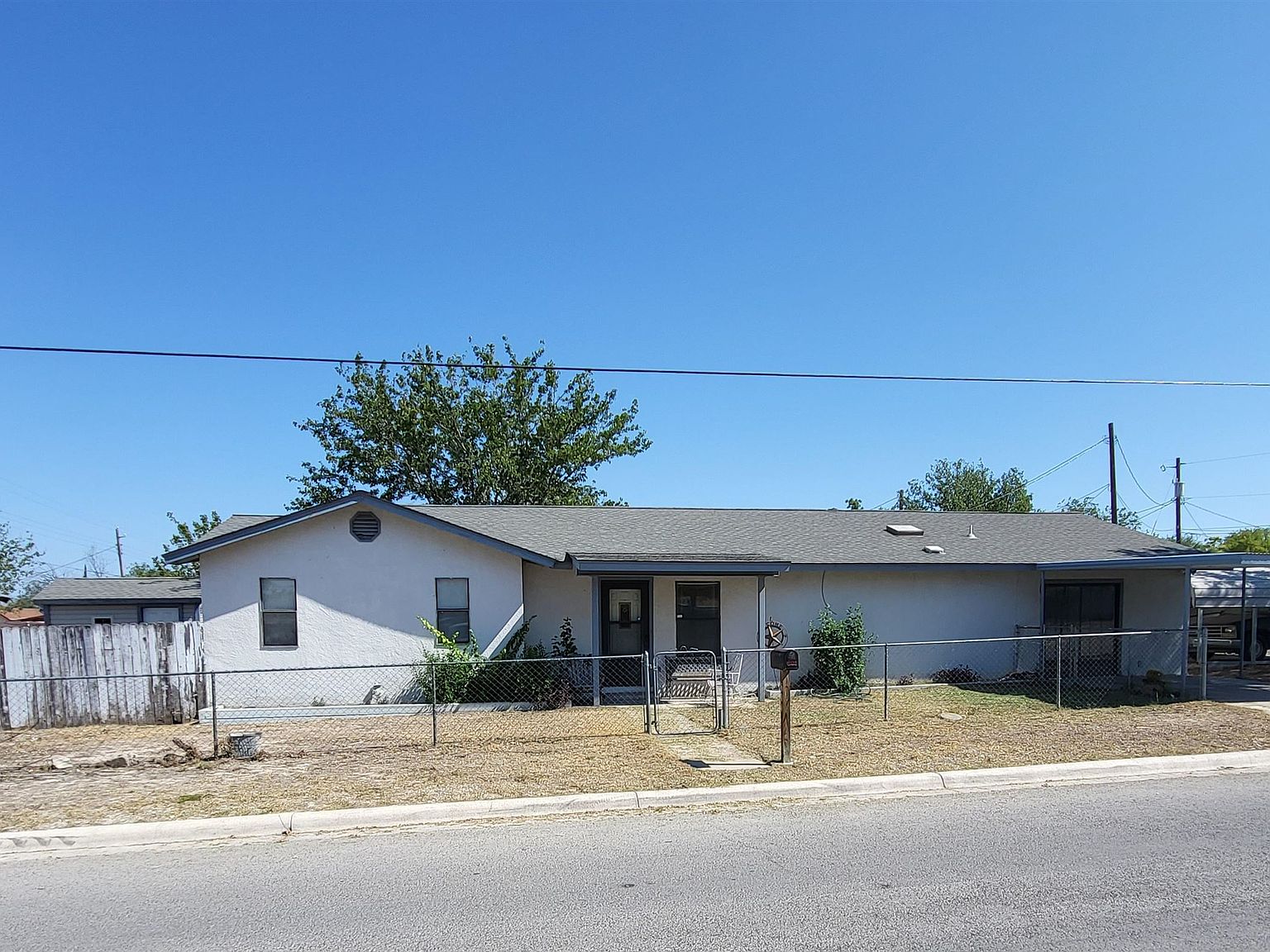 601 W 6th St, Del Rio, TX 78840 | Zillow