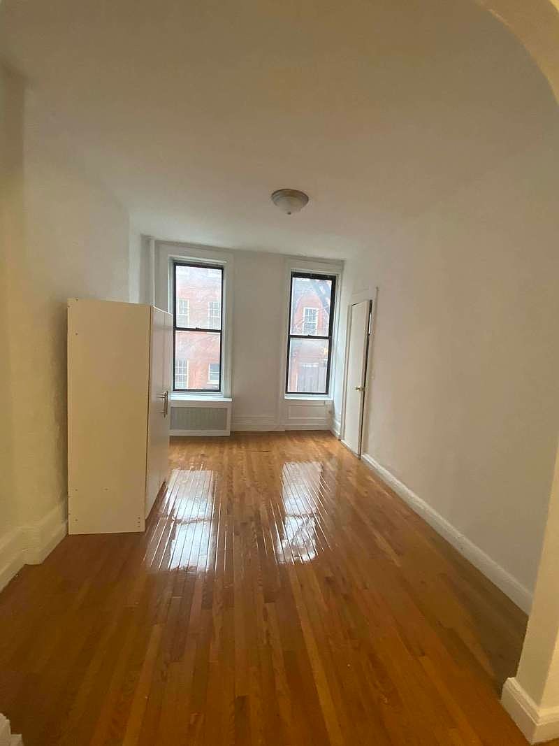 85 Christopher St APT 2A, New York, NY 10014 | Zillow