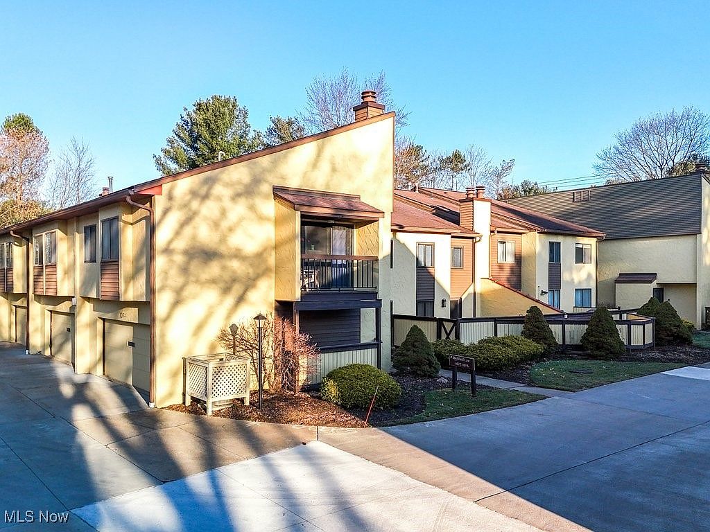 1078 Hampton Ridge Dr, Akron, OH 44313 | Zillow