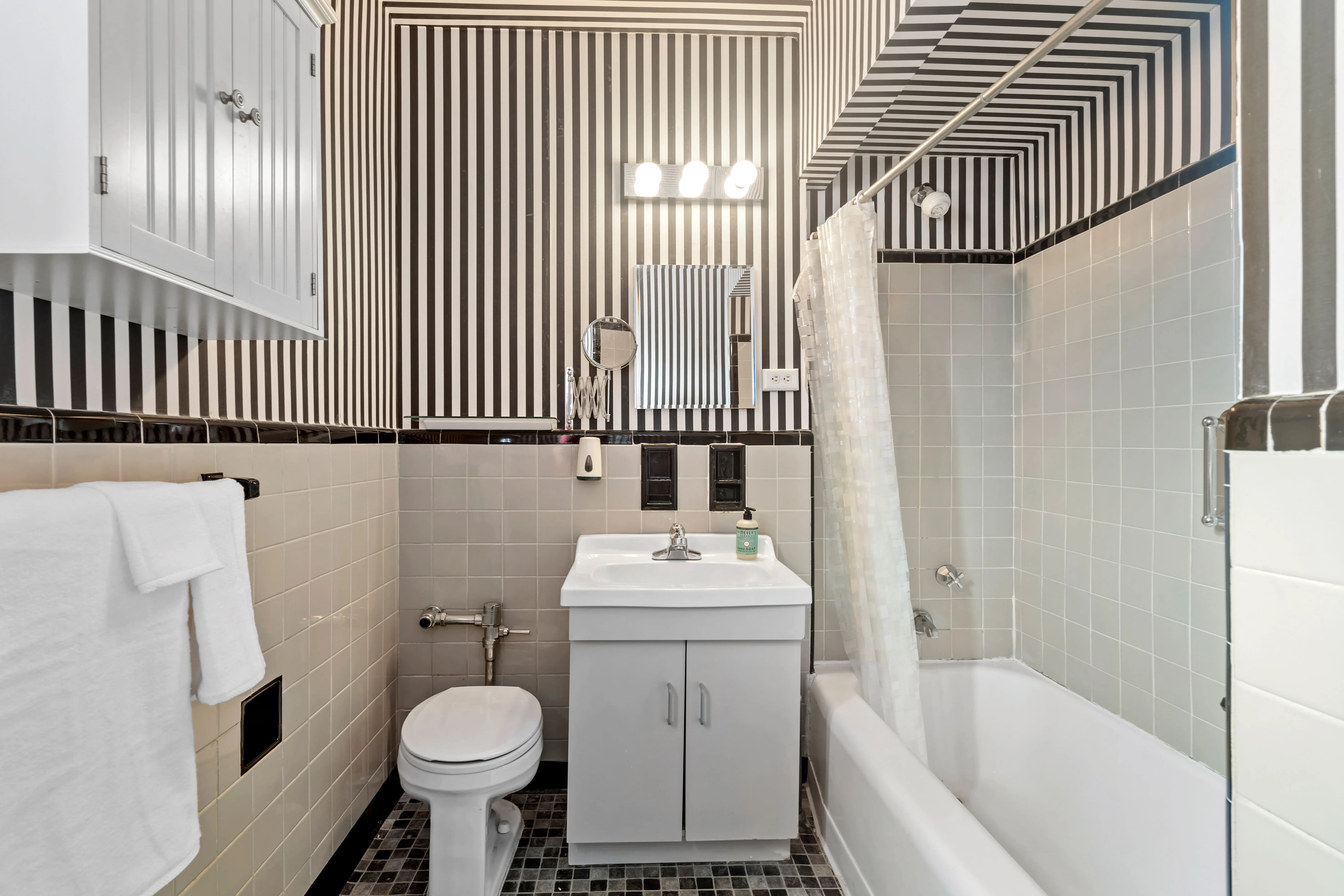 162-01 Powells Cove Boulevard #4R in Beechhurst, Queens | StreetEasy