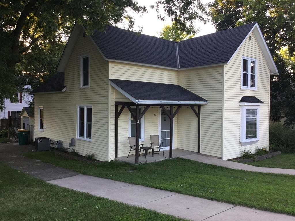 104 Independence Ave, Clarks Grove, MN 56016 | Zillow