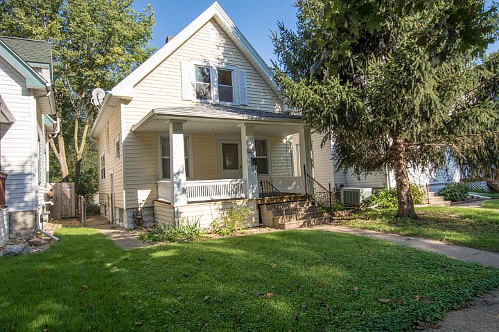 1520 D Ave NE, Cedar Rapids, IA 52402 | Zillow