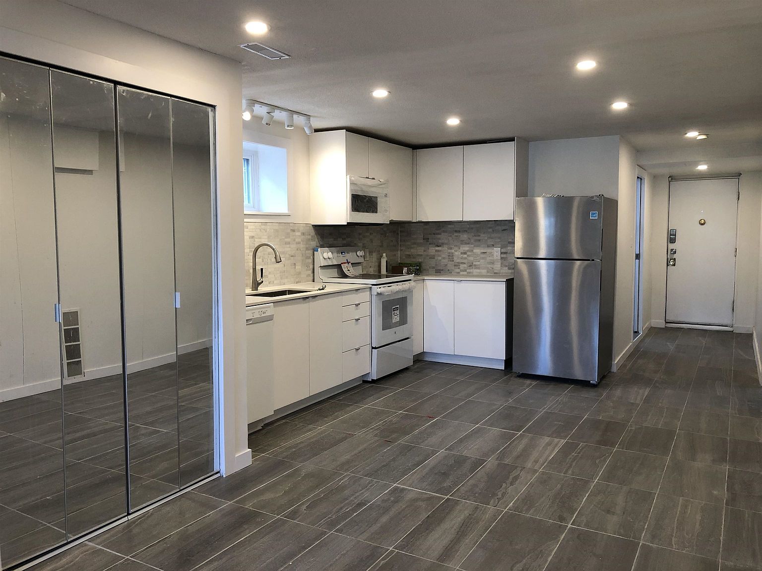 3572 E 28th Ave #BASEMENT, Vancouver, BC V5R 1T5 | Zillow