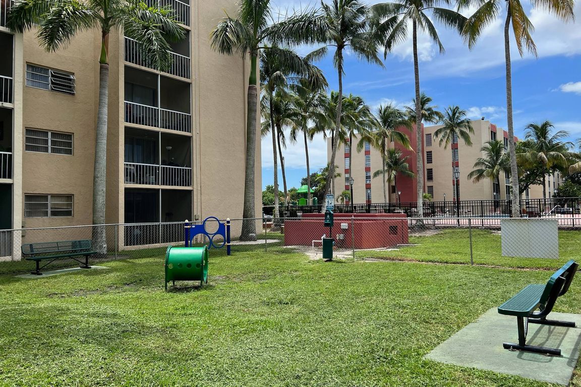 Inverrary 441 Apartments - 1196 NW 40th Ave Lauderhill FL | Zillow
