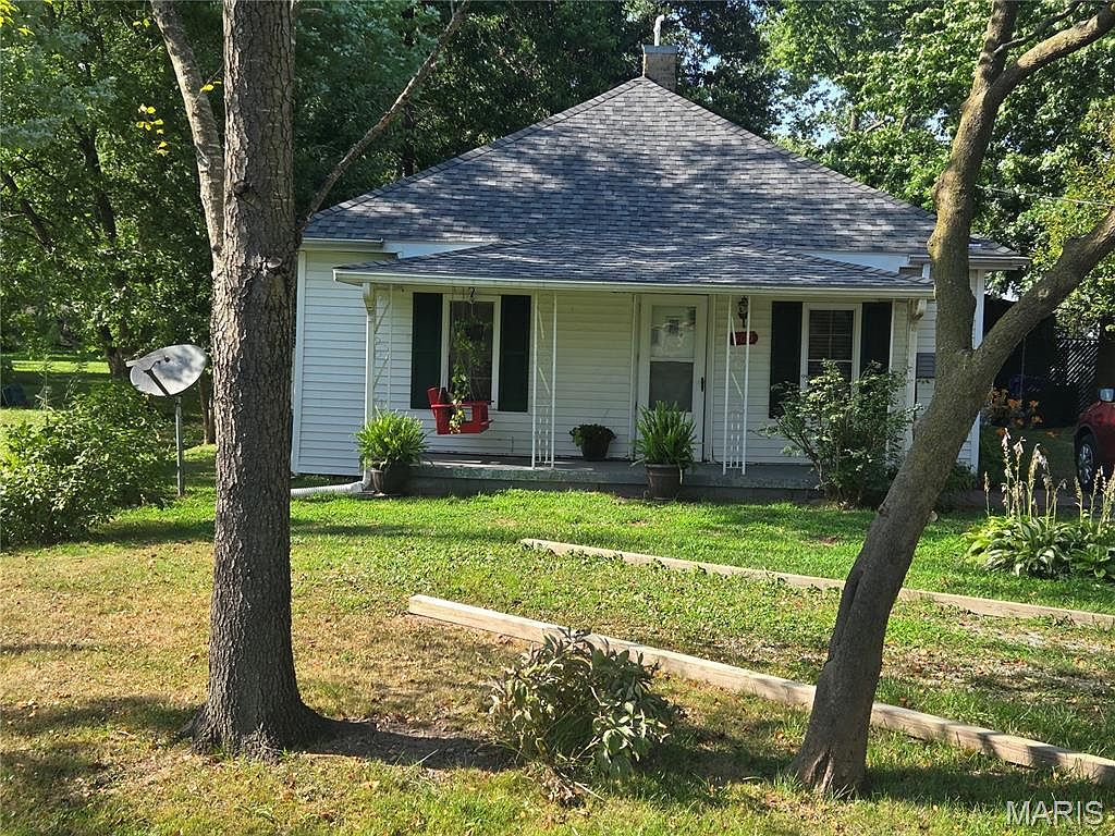 505 Madison Ave, Dowell, IL 62927 | Zillow