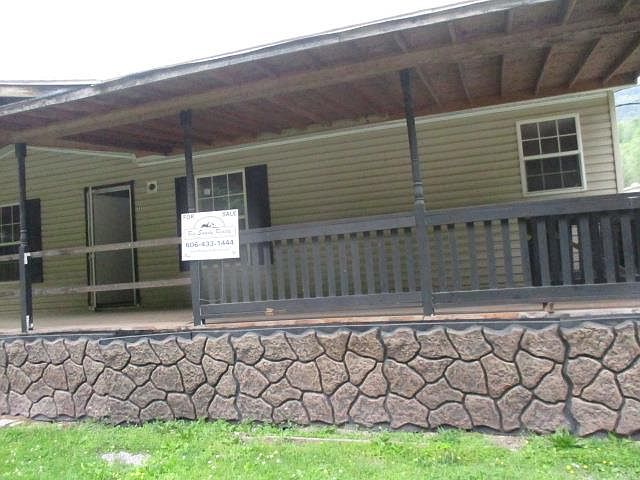 722 Pond Creek Rd, Huddy, KY 41535 | Zillow