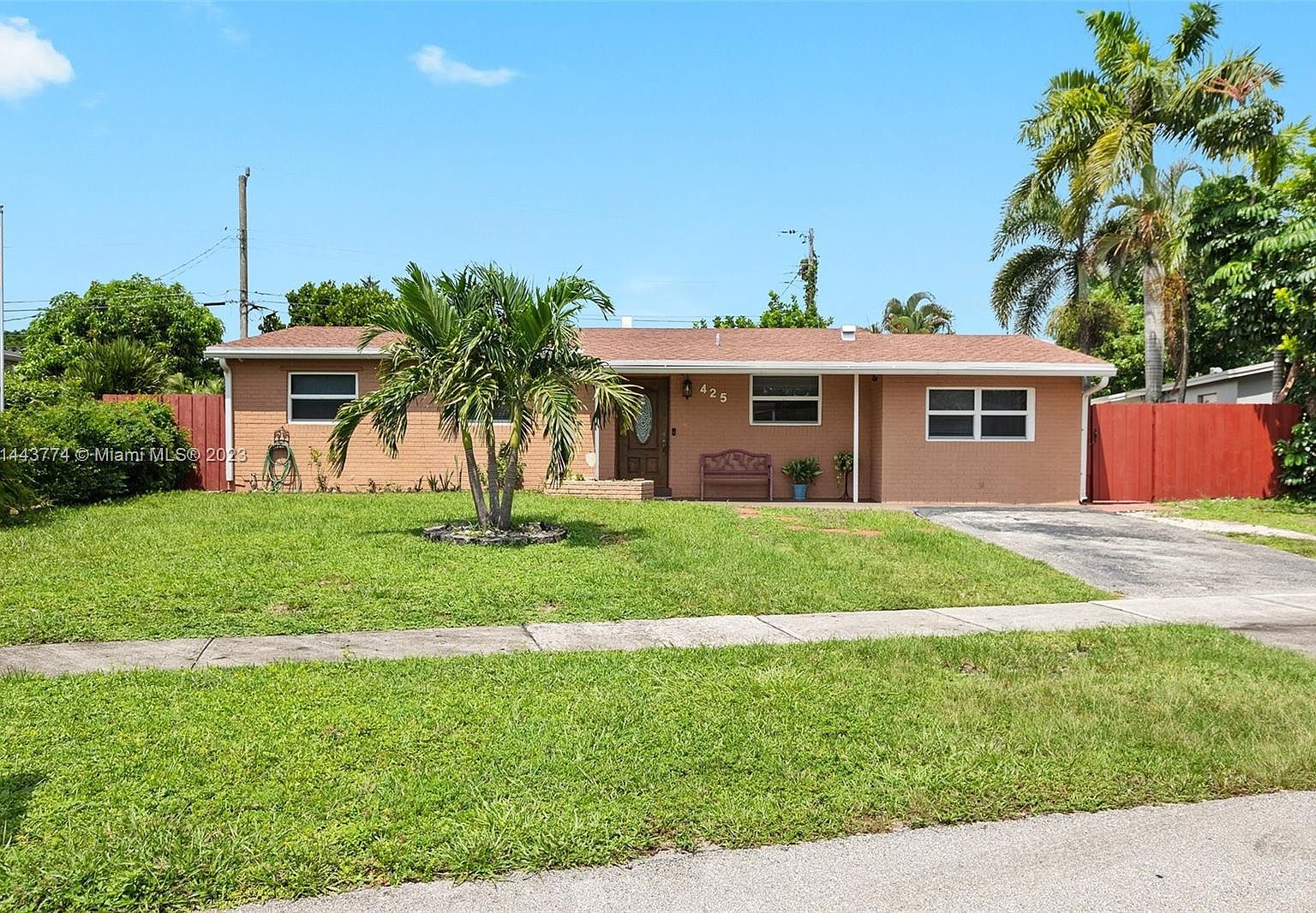 425 SW 64th Ter, Margate, FL 33068 | MLS #A11443774 | Zillow