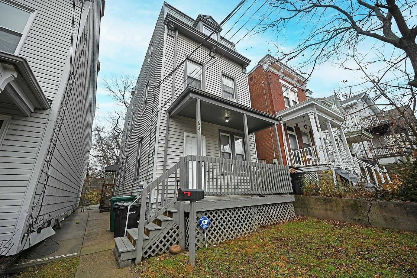 624 Riddle Rd, Cincinnati, OH 45220 | Zillow