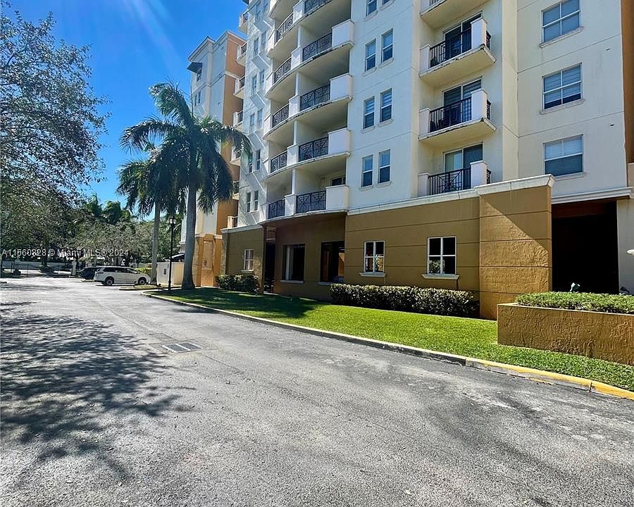 9021 SW 94th St APT 408, Miami, FL 33176 | Zillow