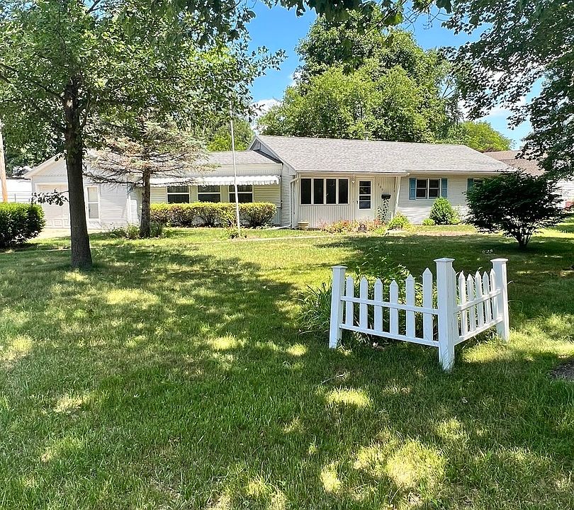 700 E Mulberry St, Watseka, IL 60970 | MLS #11826262 | Zillow