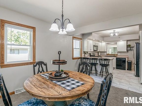 353 N Henry St, Walcott, IA 52773 | Zillow