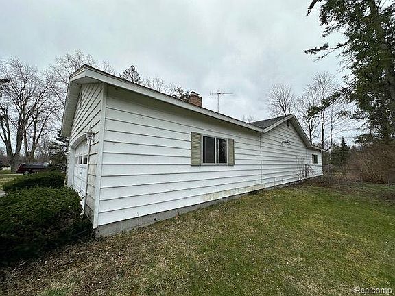 5391 Robinwood Dr, North Street, MI 48049 | MLS #20240021737 | Zillow