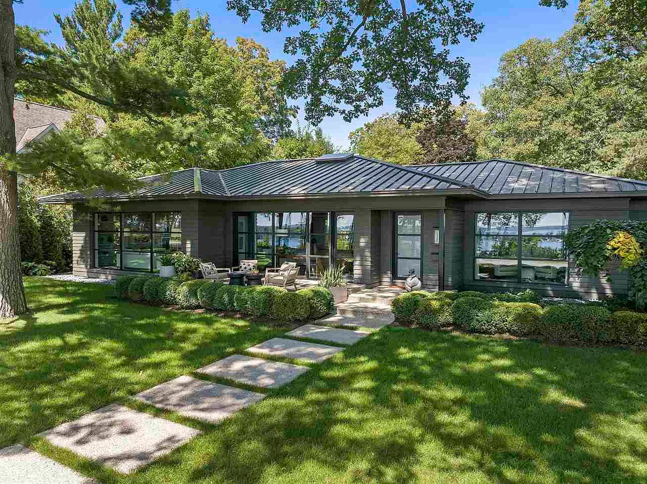 587 E Bluff Dr, Harbor Springs, MI 49740 | MLS #472121 | Zillow
