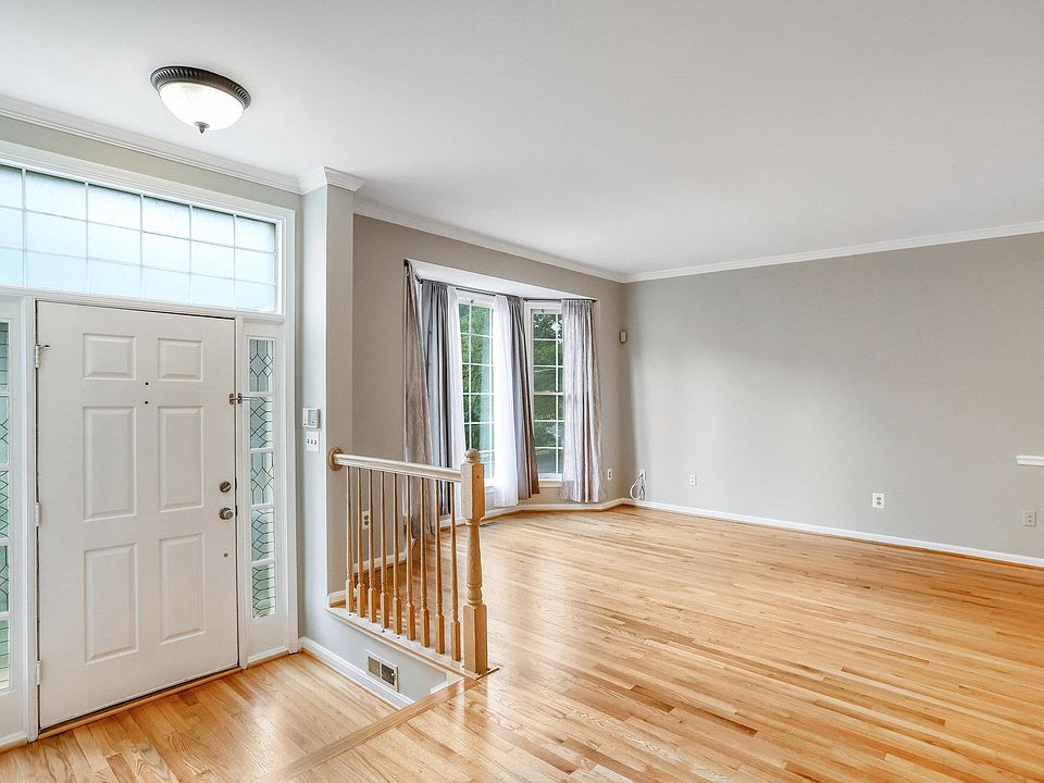 5807 Clapham Rd, Alexandria, VA 22315 | Zillow
