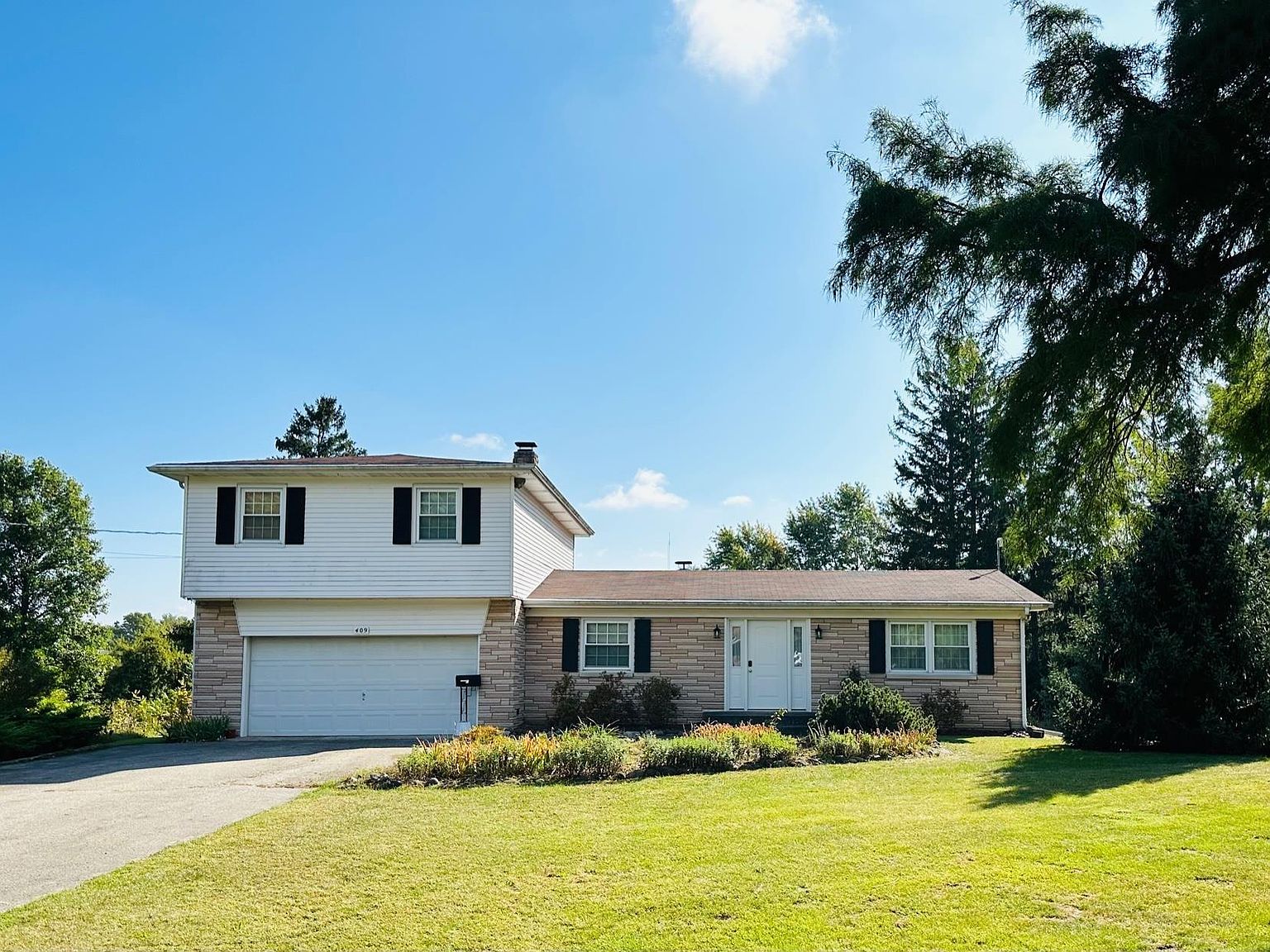 409 N Troutman St, Kewanna, IN 46939 | Zillow